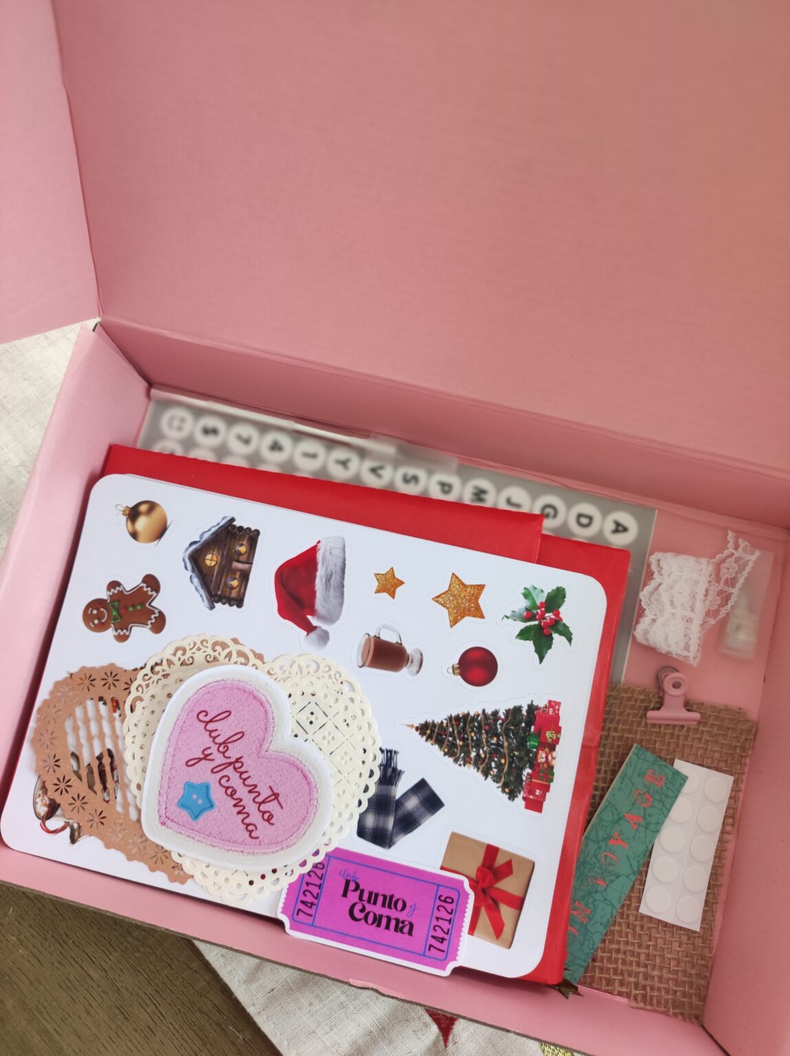 Primer taller del Club Punto y Coma: jornada de scrapbook navideño en ...